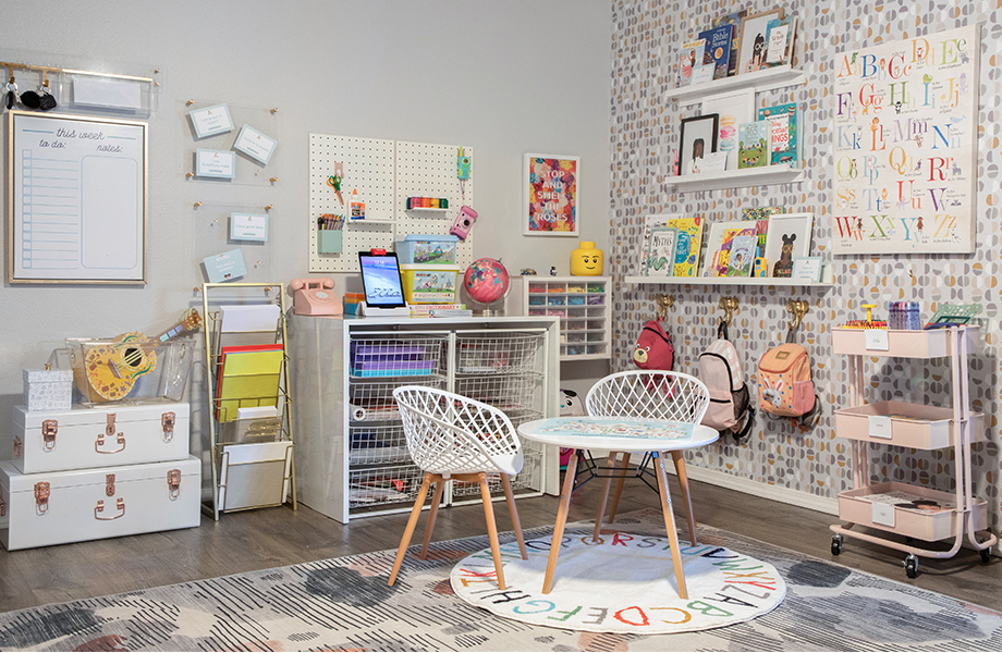 Albie Knows’ Flex Lounge | Formica® Markerboard Surfaces