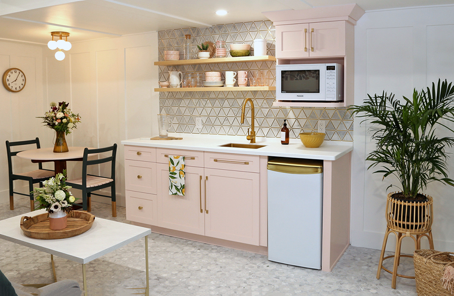 Fynes Designs Tackles Rental Unit with Everform® Solid Surface