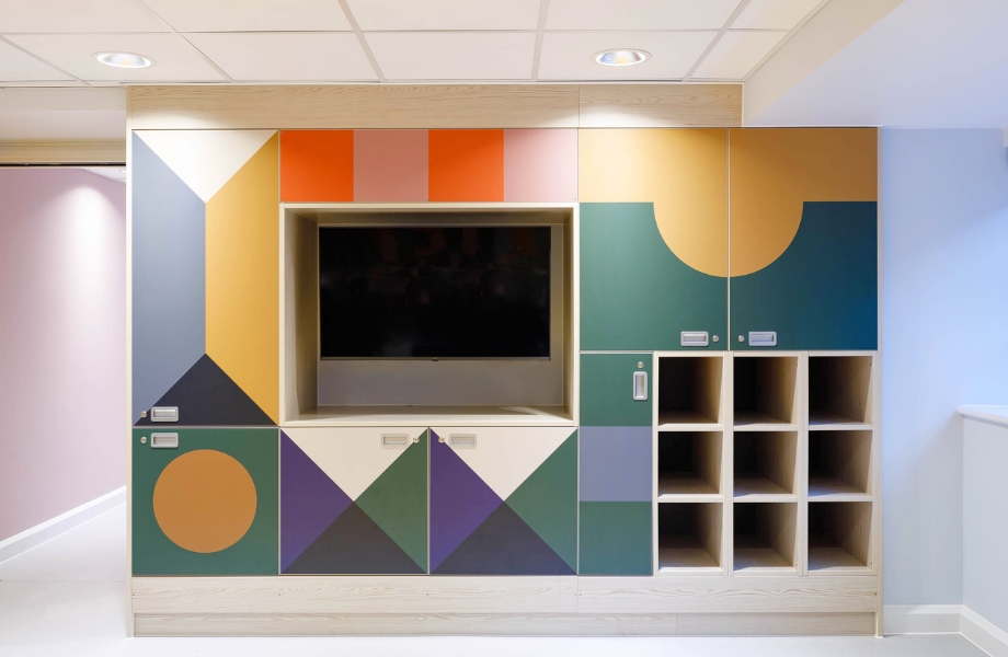 Współpraca GOSH Arts z Formica Group w szpitalu Great Ormond Street ...